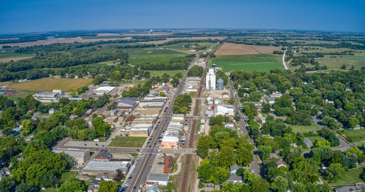 Telling the Community’s Story: Attracting Retailers to Rural Locations ...