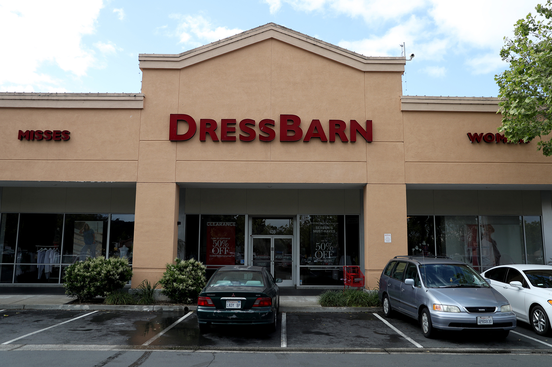 DressBarn To Close All 650 stores | ICSC
