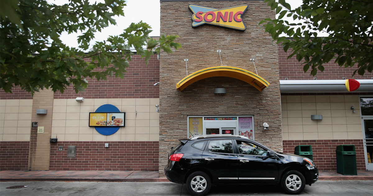 Drive-throughs innovate to keep up with orders | ICSC