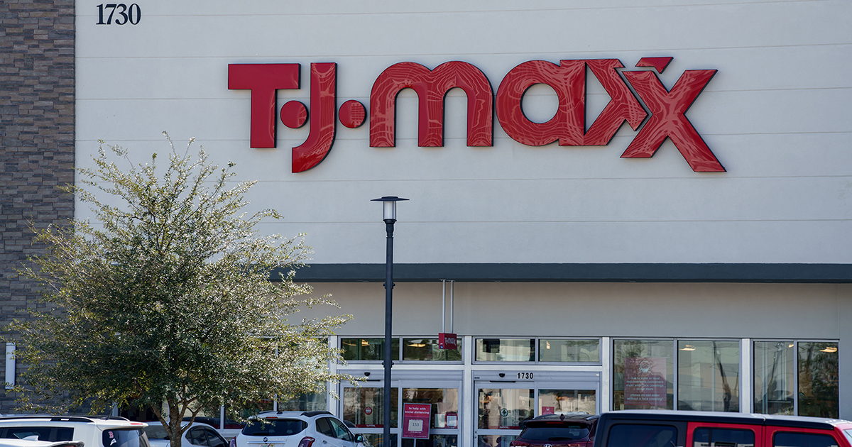 Off-price retailers will lead profit rebound for retailers in 2021 | ICSC