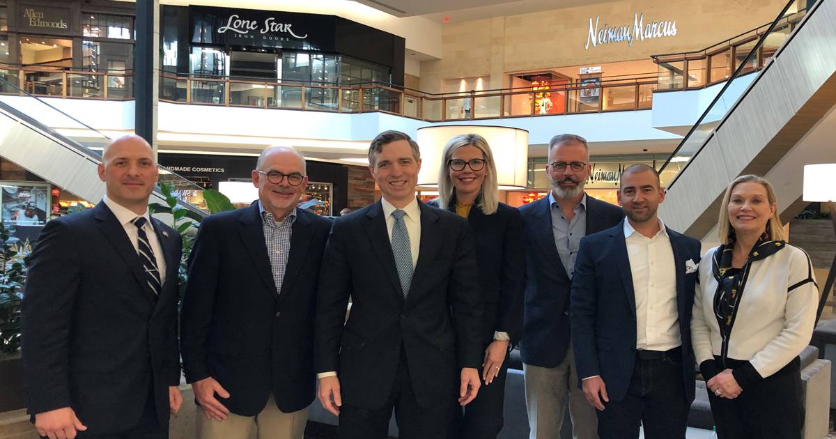ICSC Legislator Site Visits: Congressman Taylor at The Shops at Willow ... ICSC Legislator Site Visits: Congressman Taylor at The Shops at Willow ...